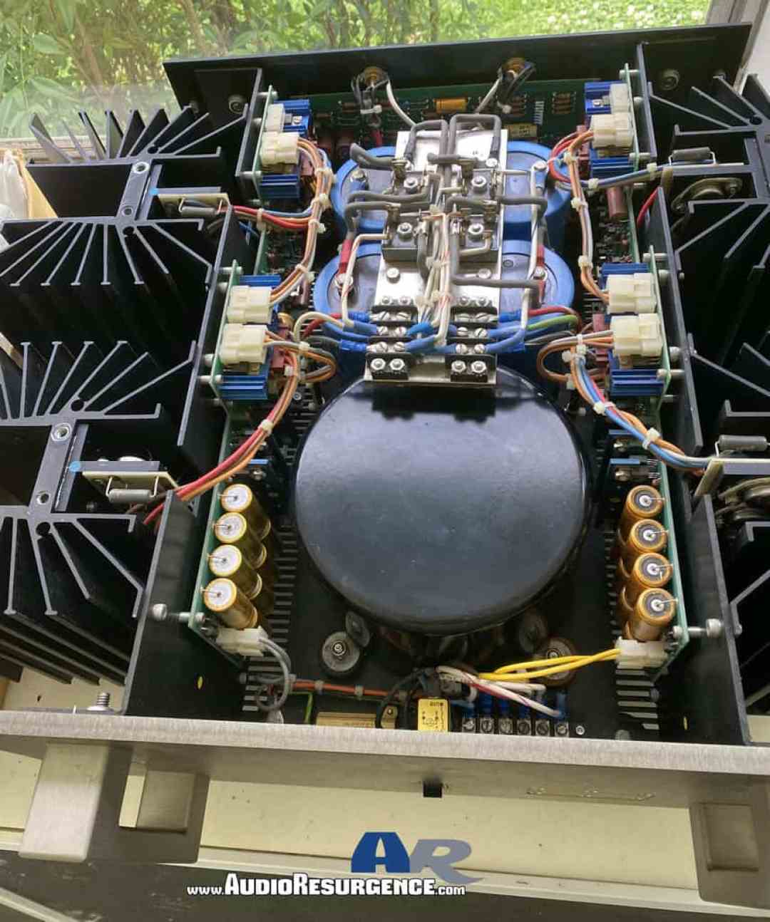 KRELL KSA 80 Power Amplifier Review - Vintage Class A Beast